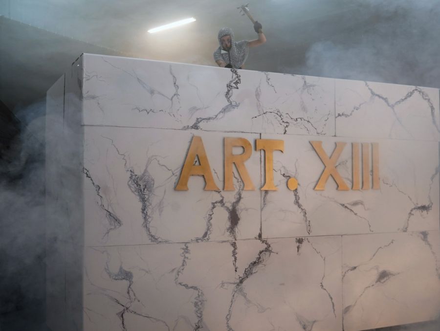 Bord de scène – Compagnie Non Nova – Phia Ménard - ART. 13 – Biennale ...