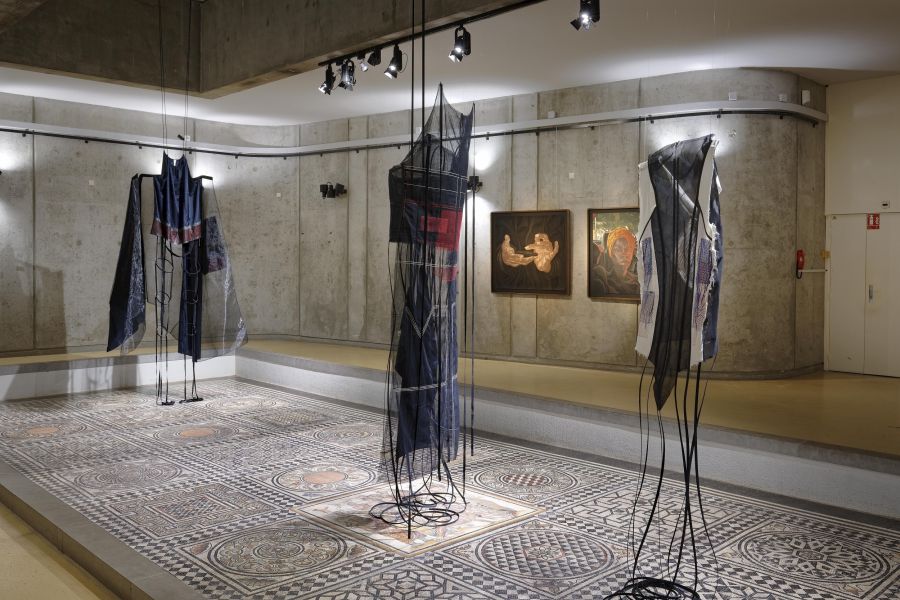 Filwa Nazer – De la série Five Women, A.Q, L.R, N.T, 2021 De la série ...